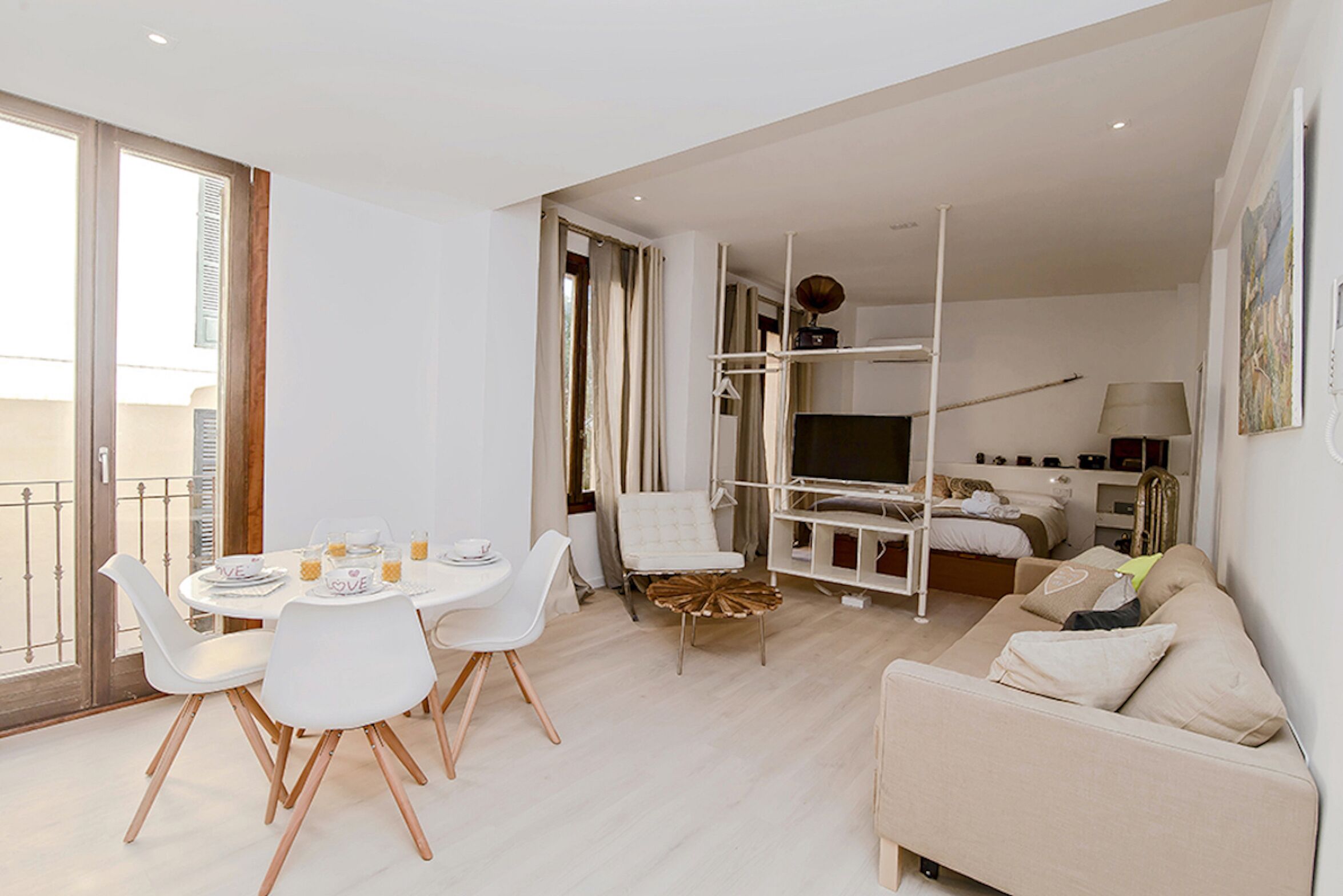 Loft, cozinha americana (Deia) | Banheiro | Chuveiro, chuveiro com efeito de chuva, produtos de toalete grátis 