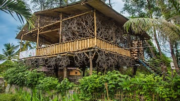 Café da manhã, almoço e jantar; local e internacional