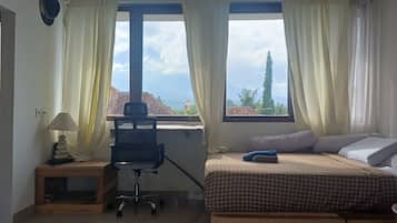 Quarto Duplo Panorâmico | Secretária, secretária adequada para computadores portáteis