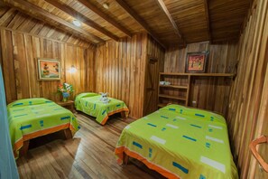 Quarto Quádruplo | Roupa de alta qualidade, edredões de penas