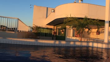 Piscina externa