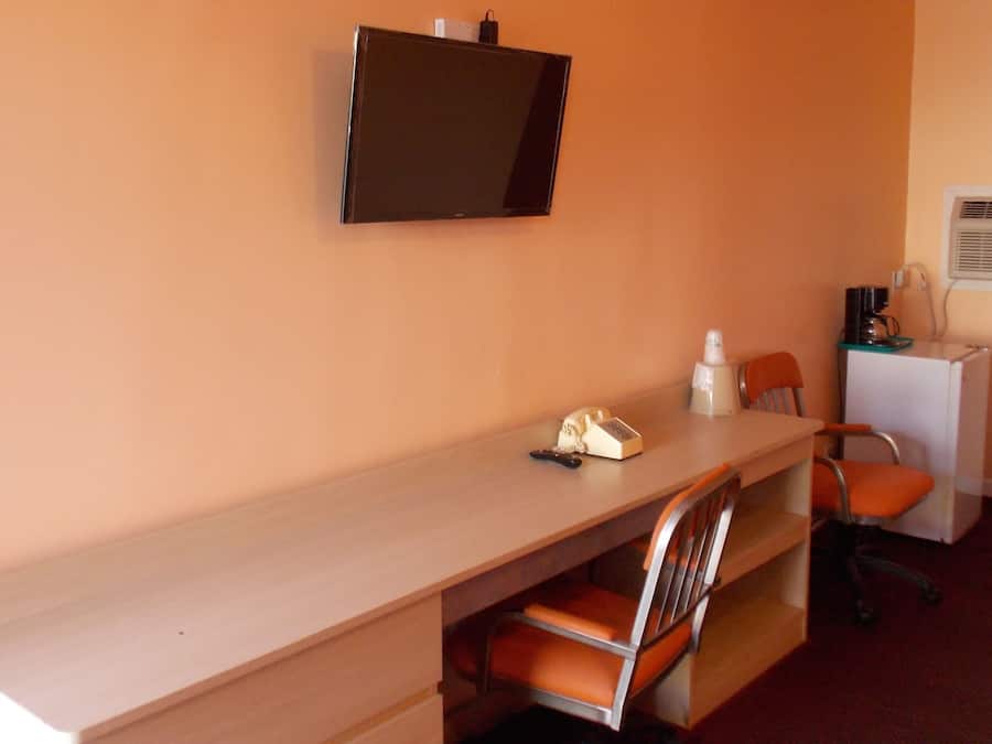 Internet com fios grátis, roupa de cama fornecida