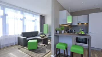 Apartamento executivo, 1 quarto, para não fumantes | Cozinha privada | Geladeira grande, micro-ondas, cafeteira/chaleira, chaleira elétrica
