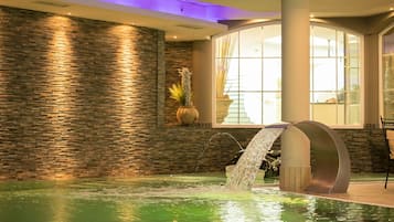 Salas para tratamentos a dois, sauna seca, banheira de hidromassagem