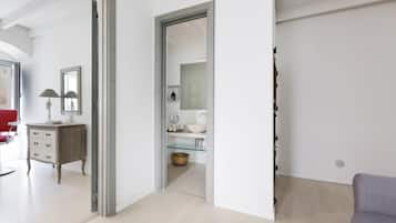 Apartamento, 3 quartos | Sala de estar | TV