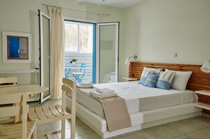 Quarto Duplo Económico | Quartos insonorizados, berços/camas para crianças grátis, Wi-fi grátis 