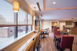 Pequeno-almoço tipo buffet diário incluído 