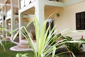 Um polibã, artigos de higiene pessoal grátis, um secador de cabelo 