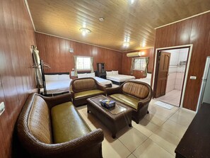 Quarto família (Eight People) | Vista do quarto