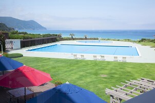 Piscina externa sazonal