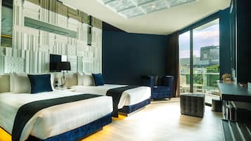 Suíte com design assinado, 2 quartos, terraço, vista para o oceano | 2 quartos, frigobar, cofres nos quartos, escrivaninha
