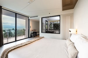 Quarto luxo, 1 cama King, vista para o mar, no canto | Vista do quarto