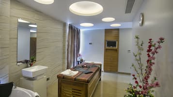 Manicures e pedicures