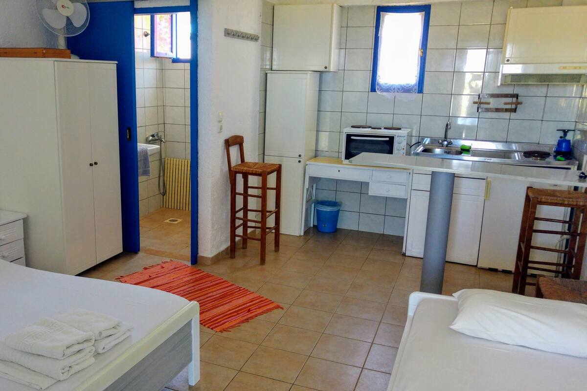 Estúdio (Triple) | Cofre no quarto 