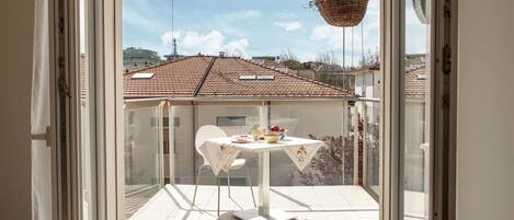 Estúdio econômico, sacada | Terraço/pátio