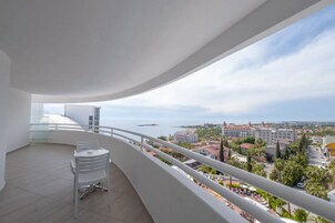 Quarto Familiar, 2 quartos, vista para a piscina | Vista do quarto