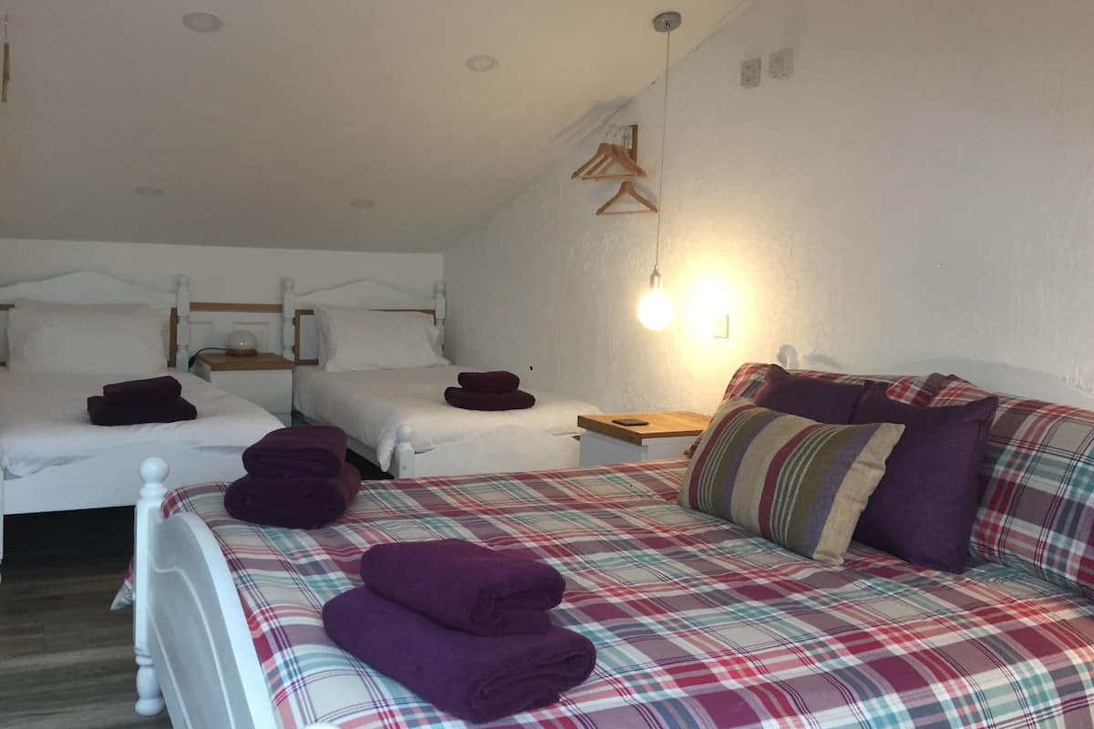Quarto Quádruplo Familiar, casa de banho anexa