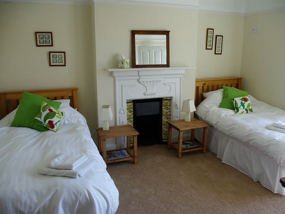 Old Church House B&b - Isle of Wight