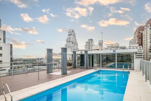 Piscina externa sazonal