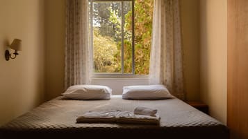 Quarto Standard | Secretária, Wi-fi grátis, roupa de cama fornecida