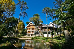 Fachada da propriedade