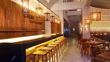 Café da manhã, almoço e jantar; culinária da Indonésia