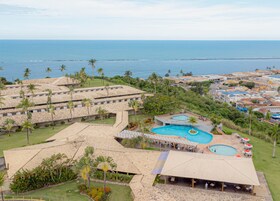 3 piscinas exteriores, da(s) 10:00 à(s) 22:00, guarda-sóis