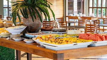 Pequeno-almoço tipo buffet diário incluído