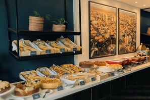 Pequeno-almoço tipo buffet diário incluído