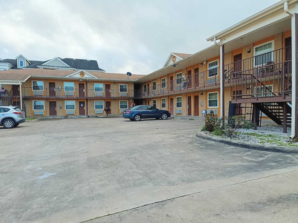 American Inn And Suites By Oyo Victoria - Bloomington, TX