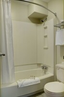 Chuveiro/banheira combinados, produtos de toalete grátis