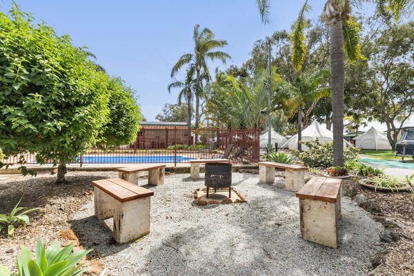 Central Caravan Park - Perth