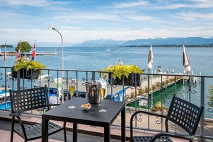 Quarto Duplo de Luxo, vista para o lago | Terraço/pátio interior