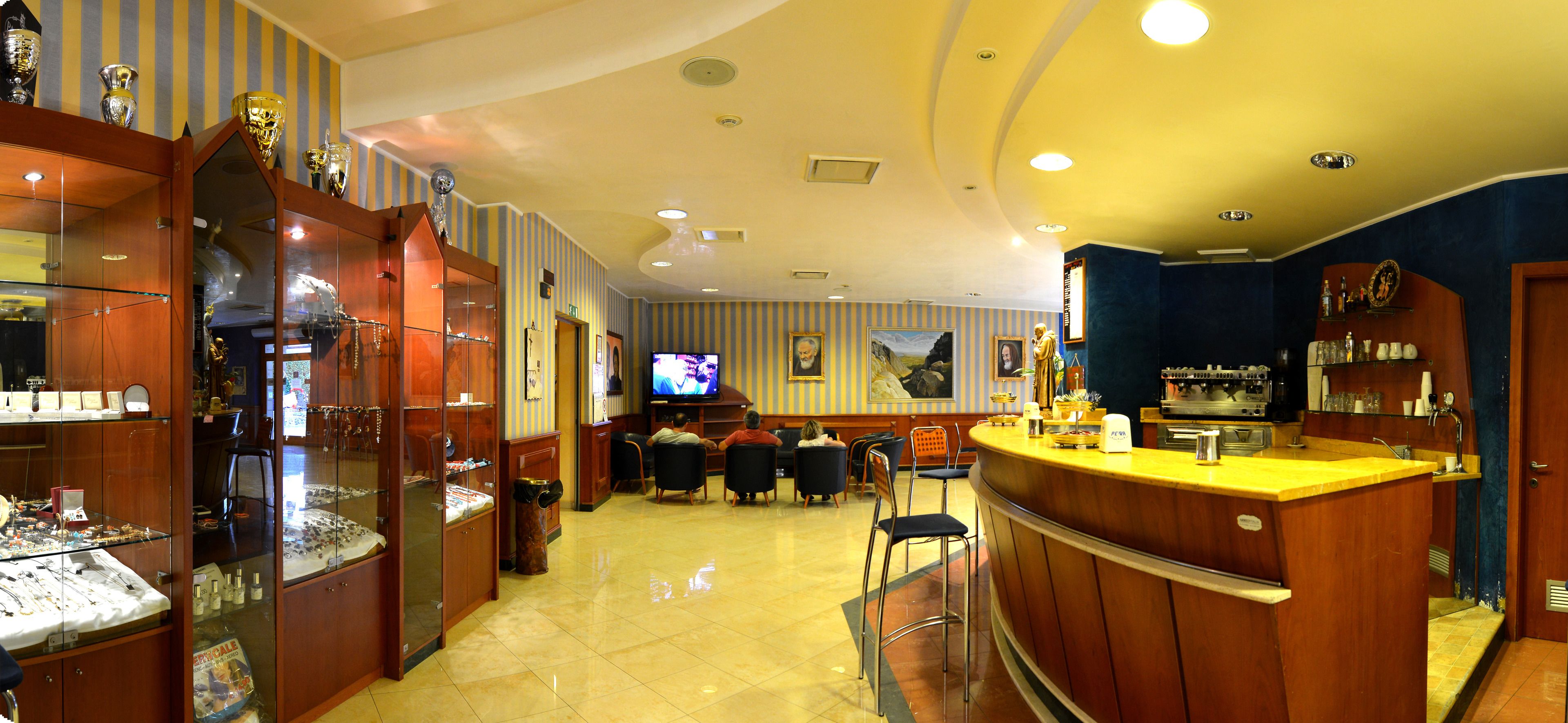 Pequeno-almoço tipo buffet diário incluído 