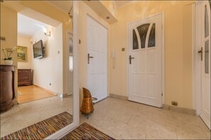 Apartamento, 1 quarto (at 10 Nowowiejska Street) | Ferro/tábua de engomar, berços/camas para crianças, Wi-fi grátis
