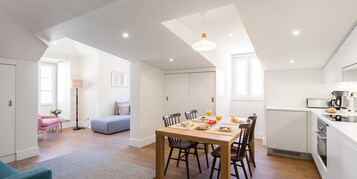 Apartamento, 1 quarto | Opções para refeição no quarto