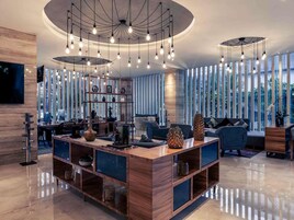 2 bares/lounges, bar na cobertura