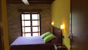 Quarto Duplo | Quartos insonorizados, berços/camas para crianças grátis, Wi-fi grátis