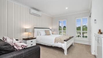 Estúdio Deluxe, acessível | 1 quarto, roupa de alta qualidade, minibar, cofre no quarto