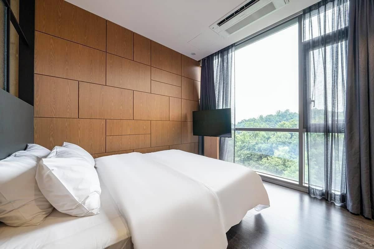 Suites Terrace Double (Over 36 month old surcharge 20000 KRW, Breakfast Included) | Secretária, cortinas/cortinados opacos, Wi-fi grátis 