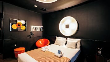 Quarto Clássico, 1 cama de casal, não fumadores, frigorífico | Secretária, cortinas/cortinados opacos, Wi-fi grátis