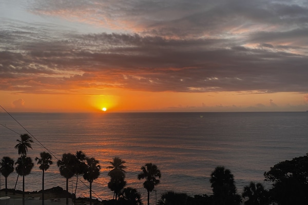 Vista para praia/oceano
