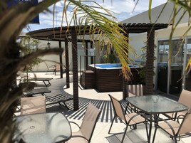 Banheira de hidromassagem exterior