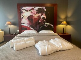 Escrivaninha, espaço de trabalho para notebook, quartos à prova de som