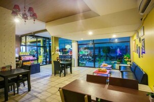 Café da manhã, almoço e jantar