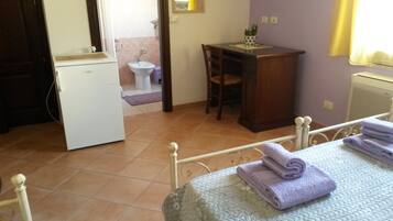 1 quarto, lençóis italianos Frette, frigobar, escrivaninha