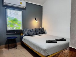 Quarto Duplo Standard, 1 quarto, terraço, junto ao jardim | Cofre no quarto 