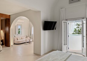 Suite Lua de Mel (with Private Outdoor Jacuzzi) | Roupa de alta qualidade, minibar, cofre no quarto 