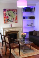 Suite Júnior | Sala | TV de ecrã plano 