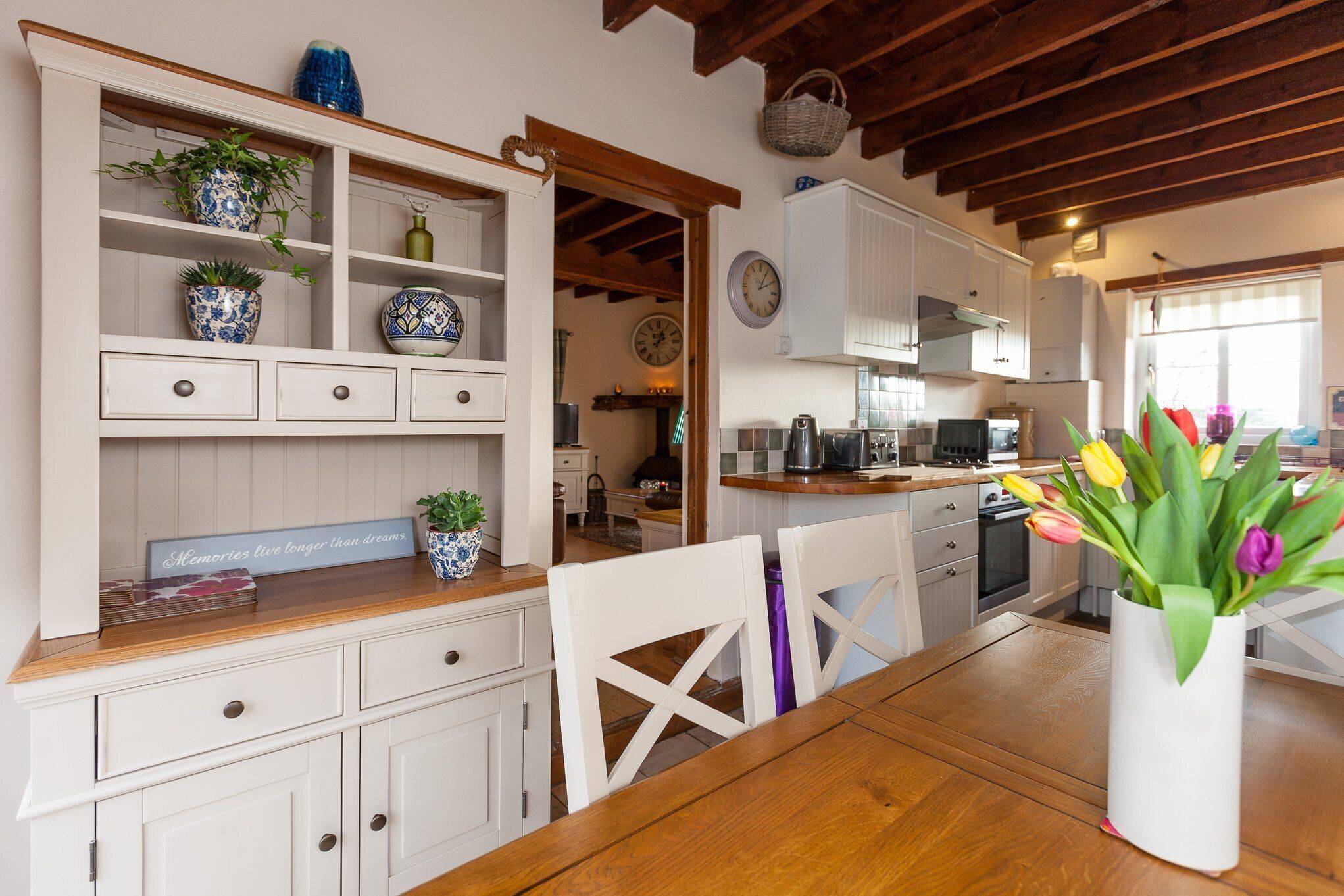 Casa de Campo Familiar, casa de banho privativa, vista para o jardim (No 8 The Granary ) | Diversos